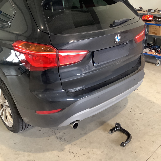 BMW X1 Brink dragkrok avtagbar inkl. 7 polig elsats - årsmodell 11.14 ...